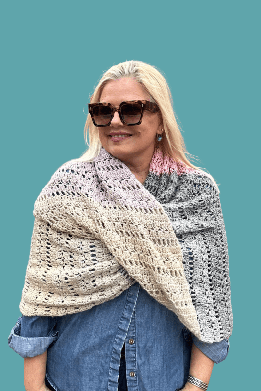 Payton Gradient Mobius Cowl Crochet Pattern | Kristin Omdahl
